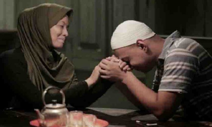 Meski Sudah Berkeluarga, Jangan Pernah Lupakan Ibu Meski Sudah Berkeluarga, Jangan Pernah Lupakan Ibu